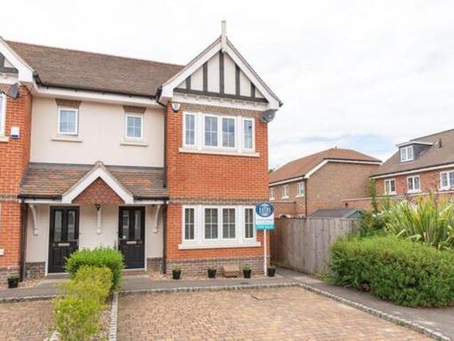 Trenchard Close, Hersham, 4 Bedroom House