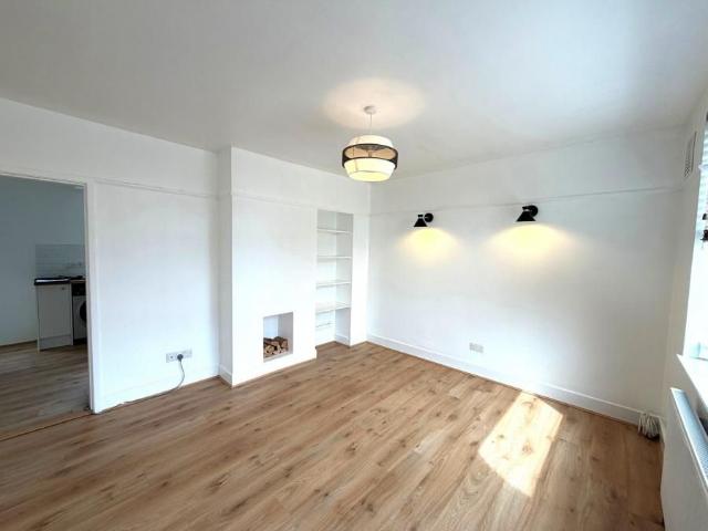 Trenchard Close, Newton, NG13