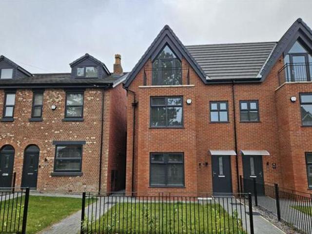 Trenchard Drive, Moss Nook, 4 Bedroom Semi detached