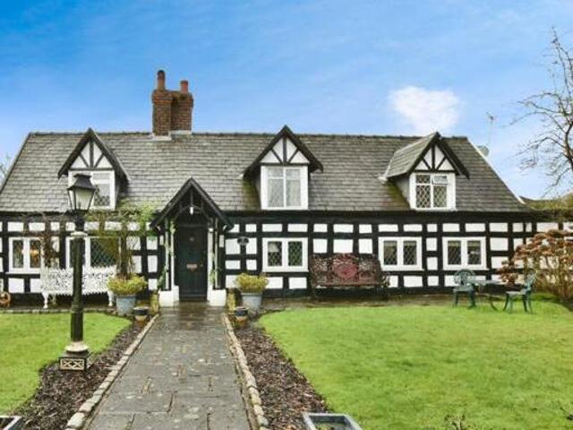 Trenchard Drive, Manchester, 4 Bedroom Detached