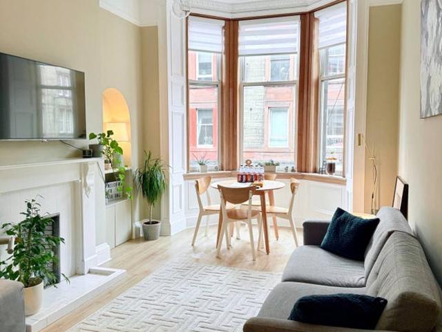 Trendy & traditional flat central location