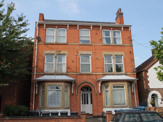 Trent Boulevard, Nottingham NG2, 2 bed flat to rent, £725 pcm | PrimeLocation