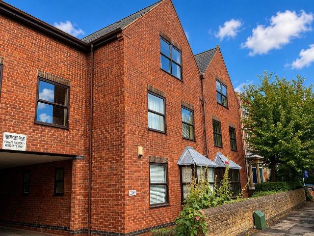 Trent Boulevard, Nottingham NG2, 2 bed flat to rent, £950 pcm | PrimeLocation