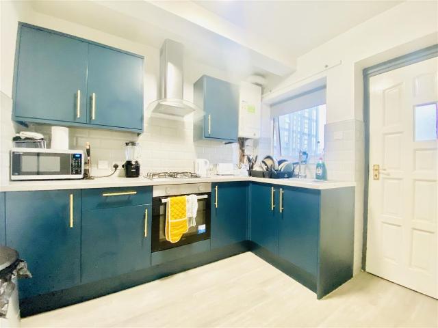 Trent Bridge Buildings, Nottingham NG2, 3 bed shared accommodation to rent, £1,495 pcm | PrimeLocation
