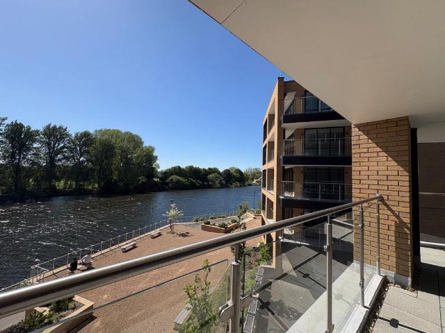 Trent Lane, Nottingham. 2 bed flat to rent £1,460 pcm £337 pw