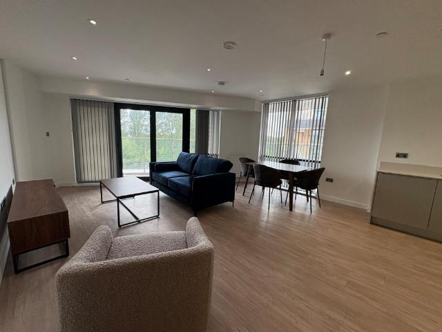 Trent Lane, Nottingham. 2 bed flat to rent £1,575 pcm £363 pw