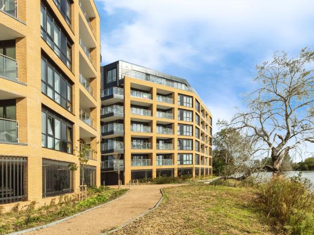 Trent Lane, Nottingham NG2, 2 bed flat to rent, £1,550 pcm | PrimeLocation
