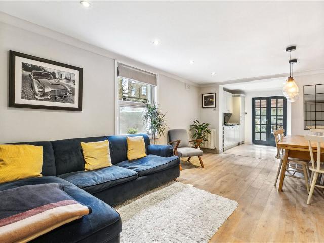 Trent Road, London SW2, 2 bed flat to rent, £2,800 pcm | PrimeLocation