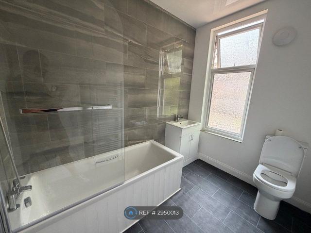 Trentham Avenue, Leeds LS11, 2 bed terraced house to rent, £850 pcm | PrimeLocation