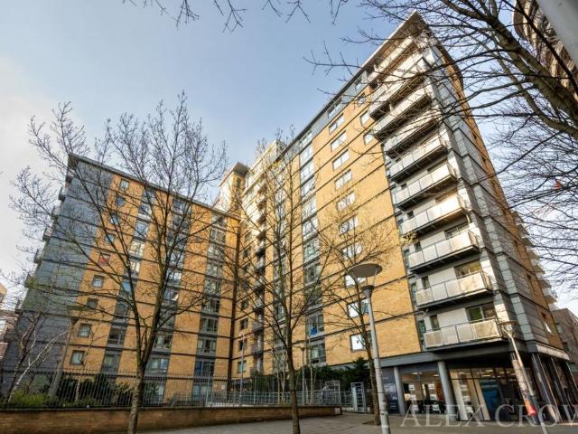 Trentham Court, Victoria Road, North. 2 bed apartment to rent £2,200 pcm £508 pw