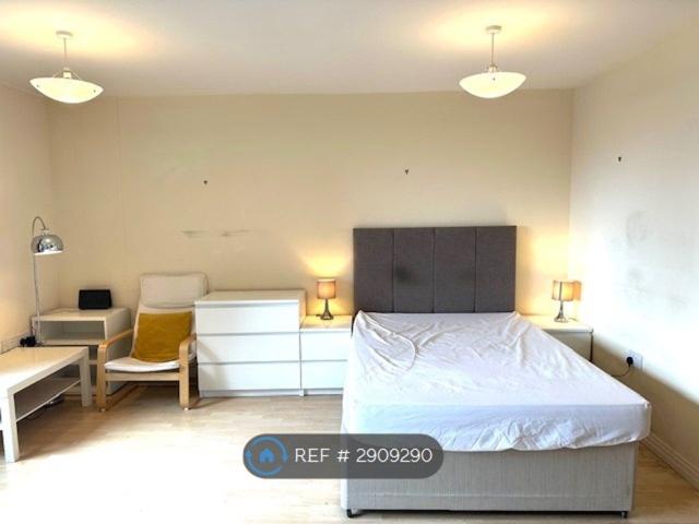 Trentham Court, London W3, Studio to rent, £1,600 pcm | PrimeLocation