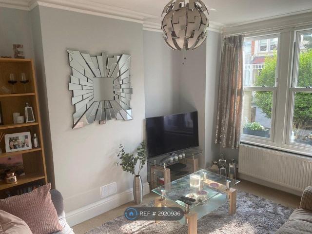 Trentham Street, London SW18, 1 bed flat to rent, £1,900 pcm | PrimeLocation