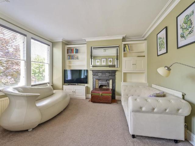 Trentham Street, Southfields, London. 3 bed flat to rent £4,250 pcm £981 pw