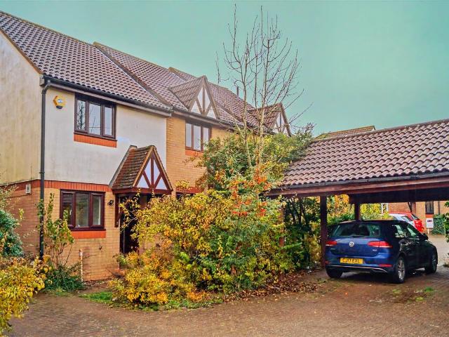 Trentishoe Crescent, Furzton, Milton Keynes MK4, 2 bed end terrace house to rent, £1,275 pcm | PrimeLocation