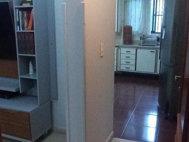 Três dormitórios mobiliado. Prédio com elevador e portaria