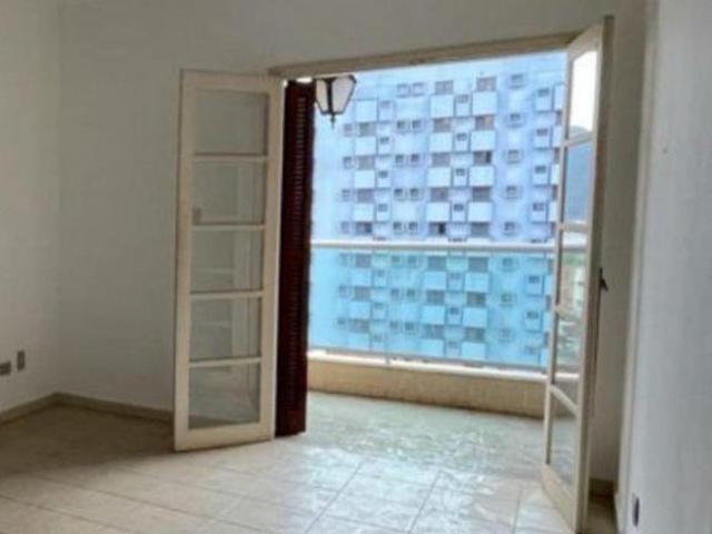 Três dormitorios amplo completo, varanda na sala. Duas vagas