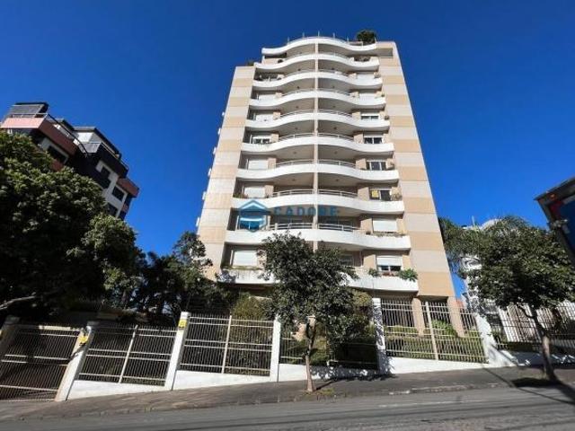 Três dormitórios com três suites, bairro Exposição