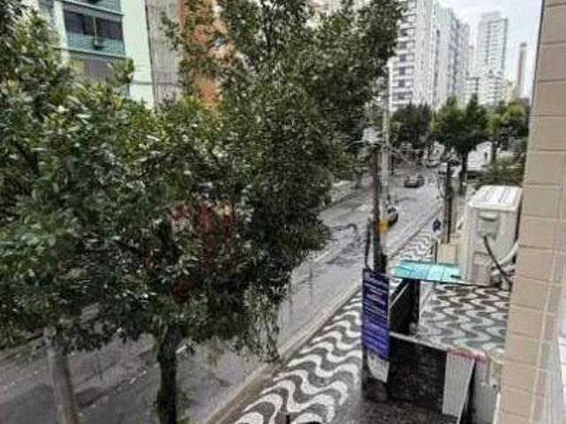 Três dormitórios com suite. Portaria 24hs, elevador. 120 m2