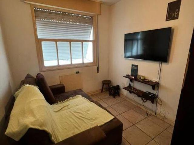 Três dormitórios, sala dois ambientes com garagem demarcada