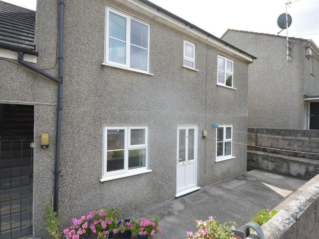 Tresavean Hill, Redruth TR16, 2 bed flat to rent, £800 pcm | PrimeLocation