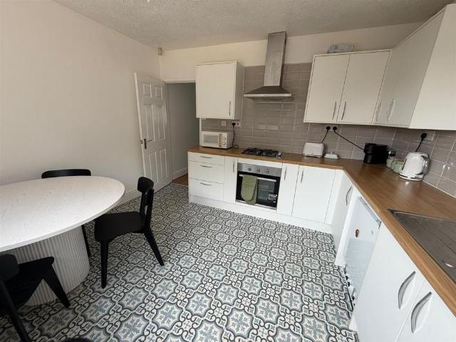 Tressel Drive, Sutton Manor, St. Helens 3 bed semi detached house to rent £1,195 pcm £276 pw