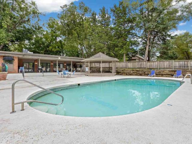 Trianon Apartments and Townhomes 2 Bedroom Apartment for Rent at 1316 Sw 27th St, Topeka, KS 66611 Quinton Heights