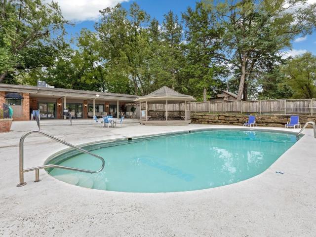 Trianon Apartments and Townhomes 3 Bedroom Apartment for Rent at 1316 Sw 27th St, Topeka, KS 66611 Quinton Heights