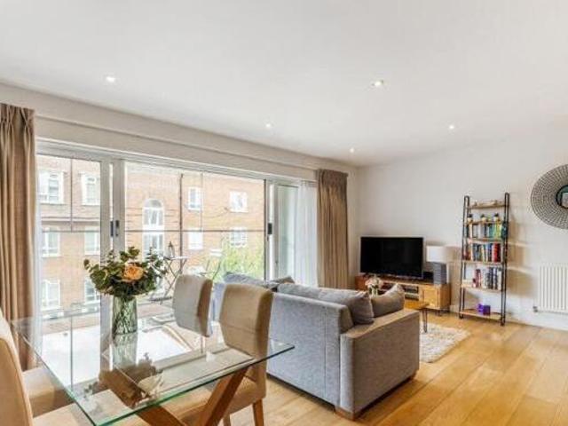 Triangle Place, Clapham, 2 Bedroom Flat