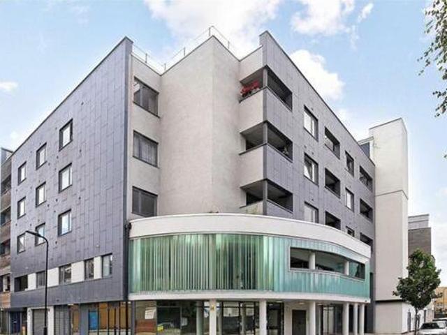 Triangle Road, London, 1 Bedroom Apartment