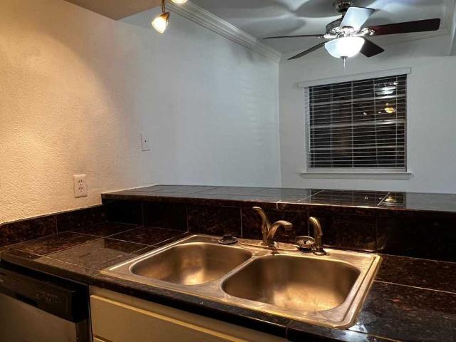 Tribeca Apartments 1 Bedroom Apartment for Rent at 2805 Reagan St, Dallas, TX 75219