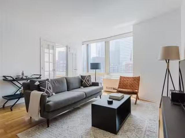 Tribeca Park, 400 Chambers St, Battery Park City 2 Bedroom.