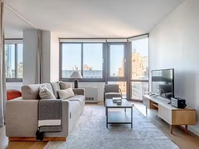 Tribeca Tower, 105 Duane St, Tribeca 1 Bedroom 1 Bath