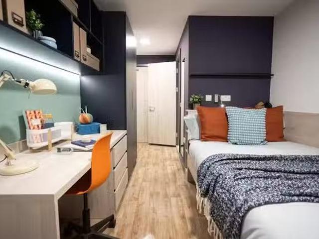 Tribeka, Leeds 7 Bed Ensuite