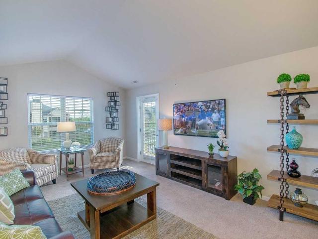 Tribute Creek Apartment Homes 3 Bedroom Apartment for Rent at 3017 Tribute Creek Blvd, Rochester, MI 48306