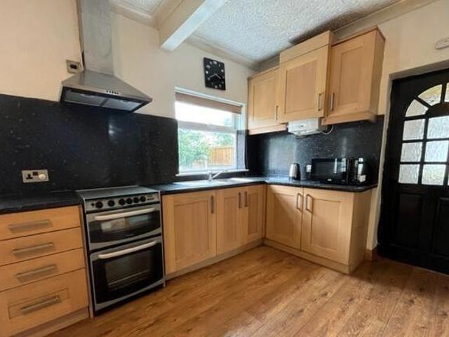 Trickett Road, Sheffield, 3 Bedroom End