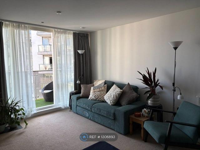 Trico House, Brentford TW8, 2 bed flat to rent, £2,250 pcm | PrimeLocation