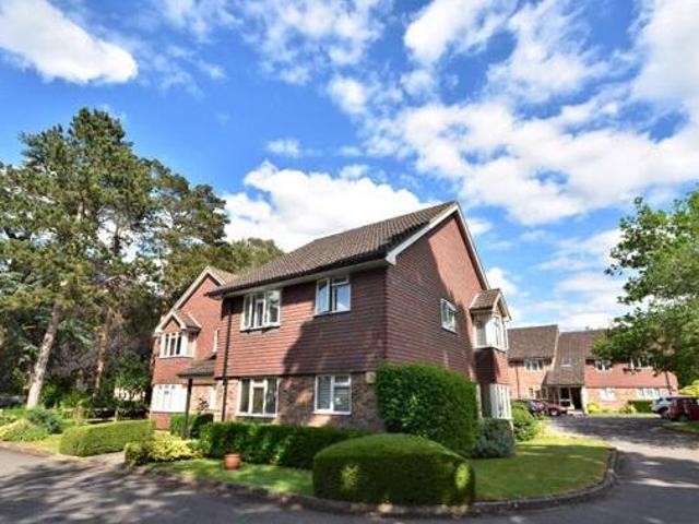 Trimmers Field, Farnham, 2 Bedroom Apartment