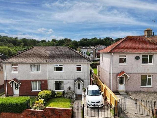 Trinant Terrace, Pentwyn Crumlin, 2 Bedroom Semi detached