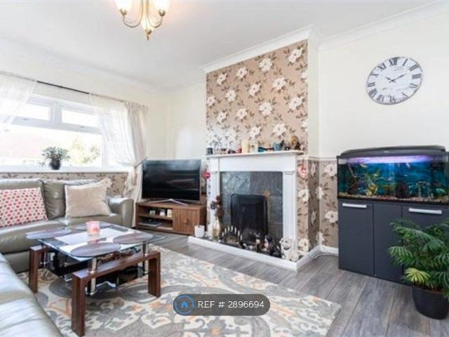 Trinidad Crescent, Poole BH12, 2 bed flat to rent, £1,450 pcm | PrimeLocation