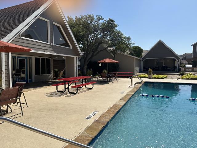 Trinity Meadows Apartments 2 Bedroom Apartment for Rent at 4633 Sycamore School Rd, Fort Worth, TX 76133 Meadows Of Candleridge