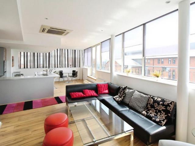 Trinity One, East Street, Leeds, West. 2 bed flat to rent £1,450 pcm £335 pw