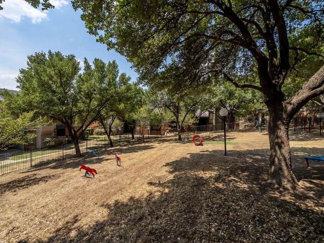 Trinity Apartments 1 Bedroom Apartment for Rent at 1147 Esters Rd, Irving, TX 75061