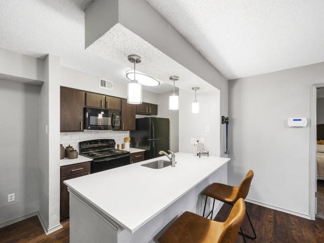 Trinity Apartments 2 Bedroom Apartment for Rent at 1147 Esters Rd, Irving, TX 75061