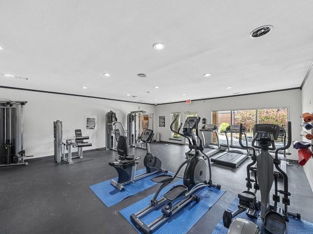 Trinity Apartments 2 Bedroom Apartment for Rent at 1147 Esters Rd, Irving, TX 75061