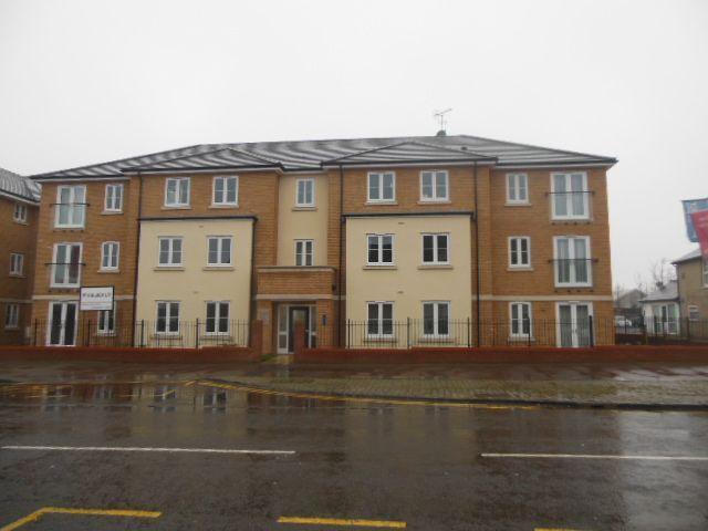 Trinity Court North, 27 Aylesbury Street, Bletchley, Milton Keynes MK2, 2 bed flat to rent, £1,400 pcm | PrimeLocation