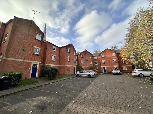 Trinity Court, Cleminson Street, Salford M3, 2 bed flat to rent, £1,150 pcm | PrimeLocation