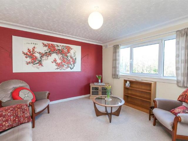 TRINITY COURT, EDINBURGH, EH5 3 bed flat to rent £1,330 pcm £307 pw