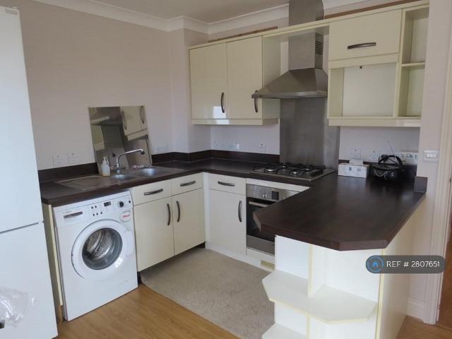 Trinity Court, Wallington, SM6 2 bed flat to rent £1,650 pcm £381 pw