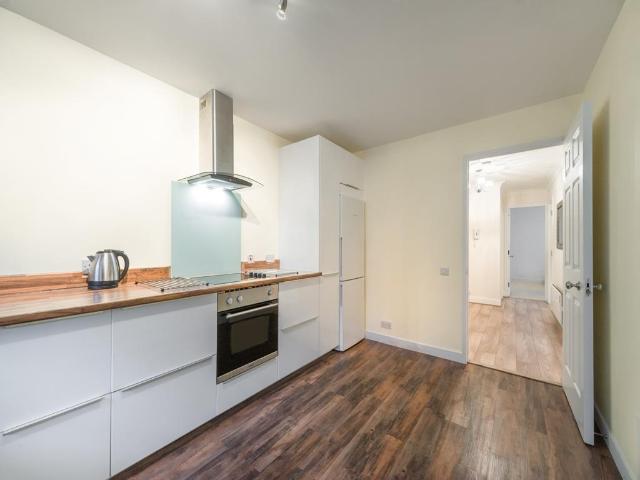 Trinity Court, 170a Gloucester Terrace 2 bed apartment to rent £4,500 pcm £1,038 pw