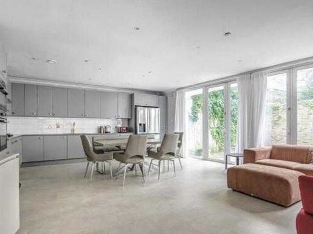 Trinity Crescent, London, 5 Bedroom House
